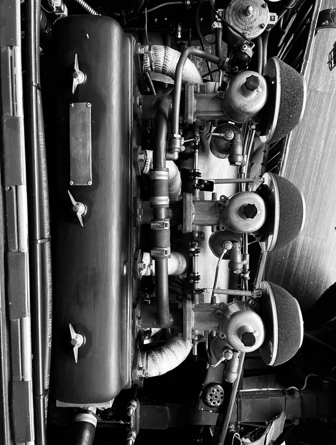 Single carb manifold for 6 cylinder engine - Carburettors - Sideways ...